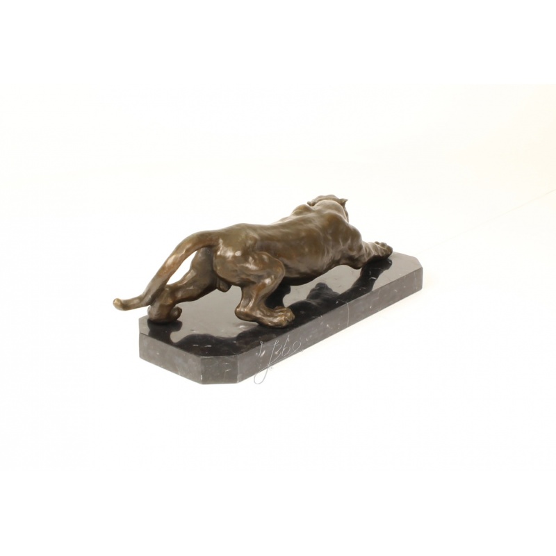 Pantera-statueta din bronz pe un soclu de marmura